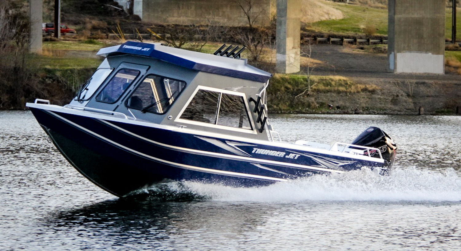 Luxor Pro | Photos & Image Gallery | Thunder Jet
